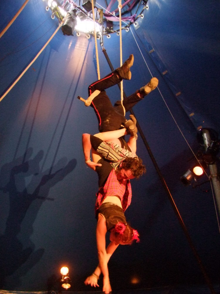 Les petits travers - Cie Zi Omnibus Cirk : spectacle cirque pour petits et grands - Citizenkid