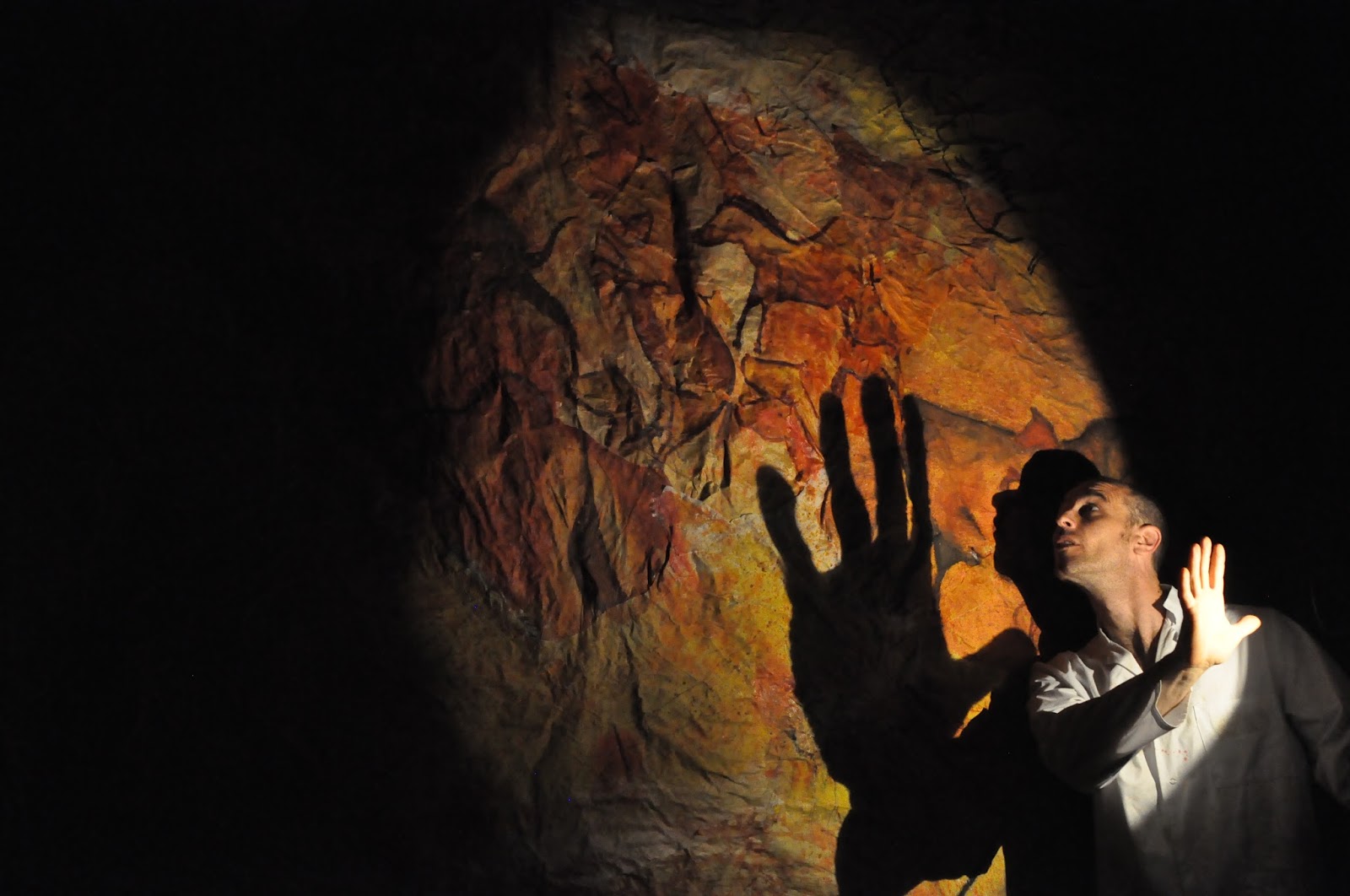 Préhistoire par la Cie Scolopendre, théâtre d'ombres et objets - Citizenkid