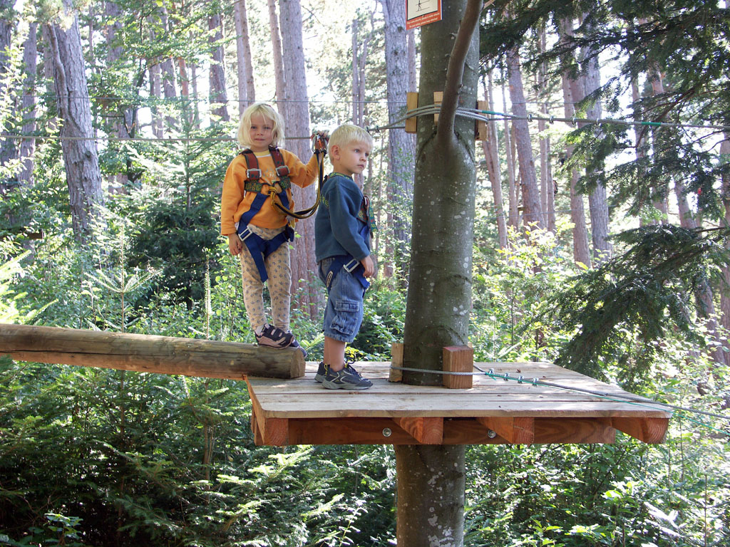 Charade Aventure, parc aventure familial, parc accrobranche à 3 ...