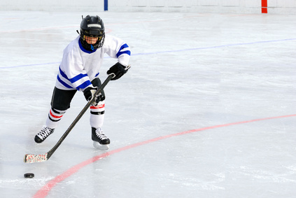 Hockey sur glace : un sport d'équipe original pour votre enfant ...