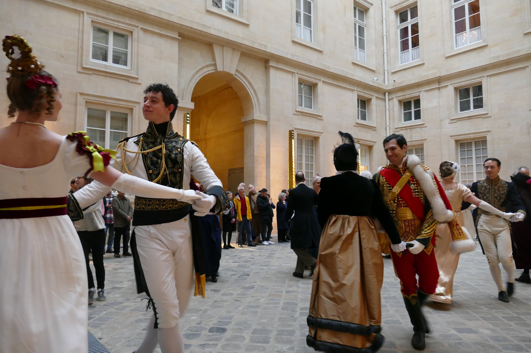 Les bals de l'Hôtel de la Marine (Paris) : animation en famille ...