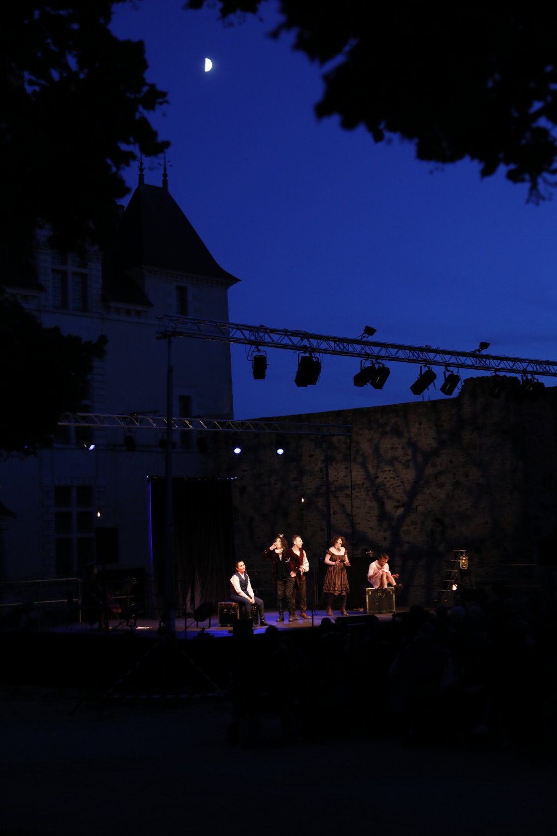 Festival Les Nuits de la Mayenne 2021 : spectacles de théâtre et ...