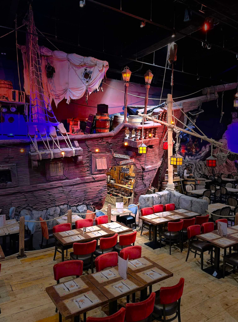Pirates Paradise : restaurant en famille à Lille avec spectacle de ...
