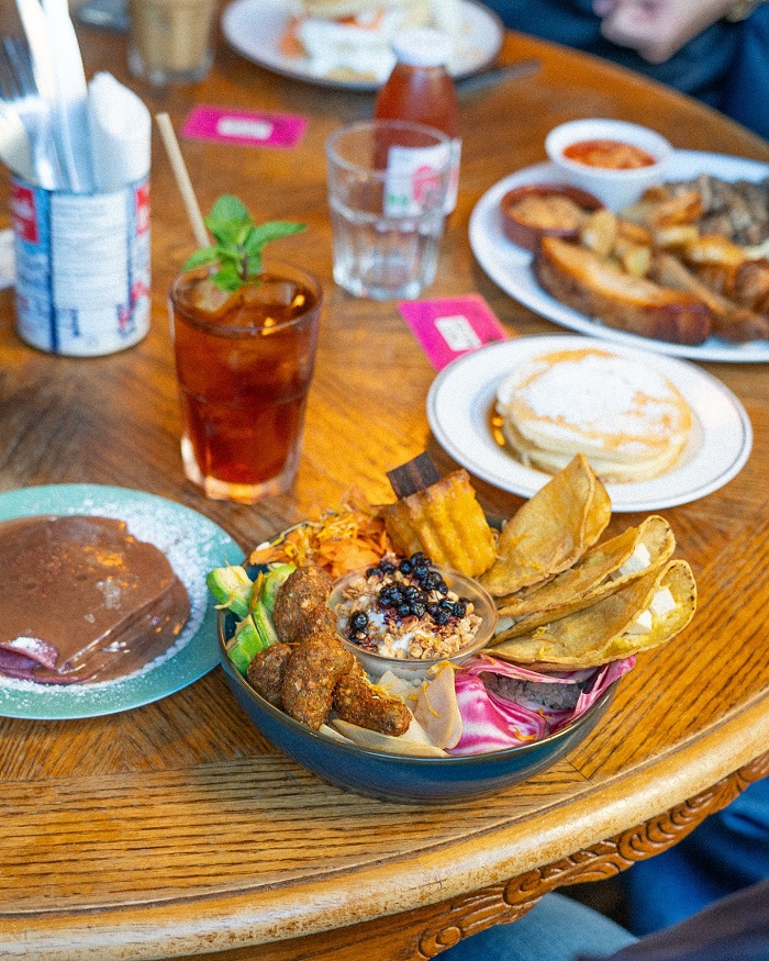 La Luck : Restaurant, brunch et bar à jeux pour toute la famille à ...