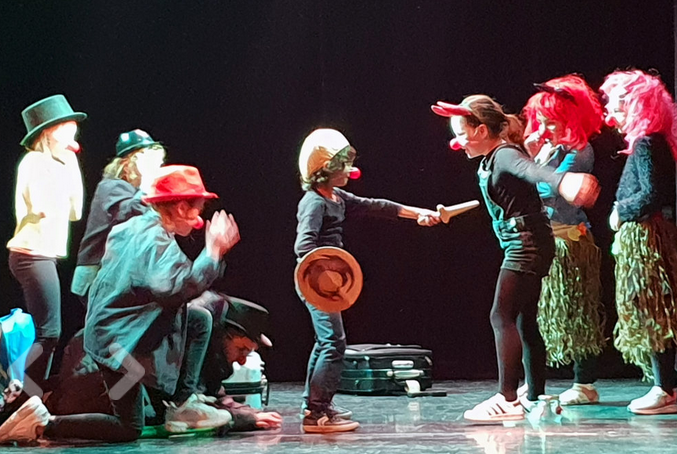 Stage de théâtre pour les enfants de 8 à 12 ans à la Comédie Odéon ...